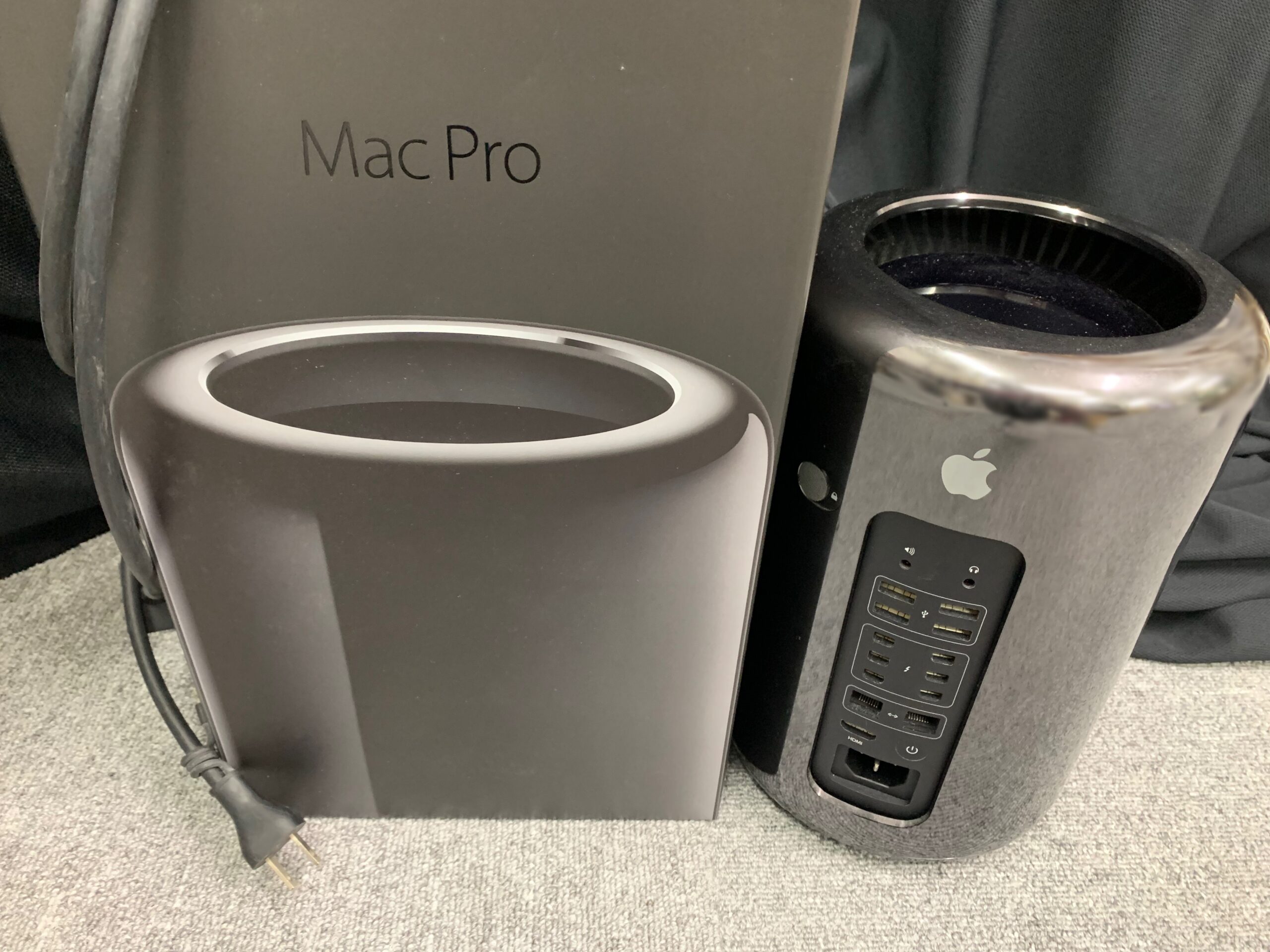 Mac Pro 2013 正常起動しない SSD認識不良 ジャンク 故障 買取 デスクトップパソコン | MacからWindowsまでPC買取専門店macsell(マクセル)【ジャンク・故障品】