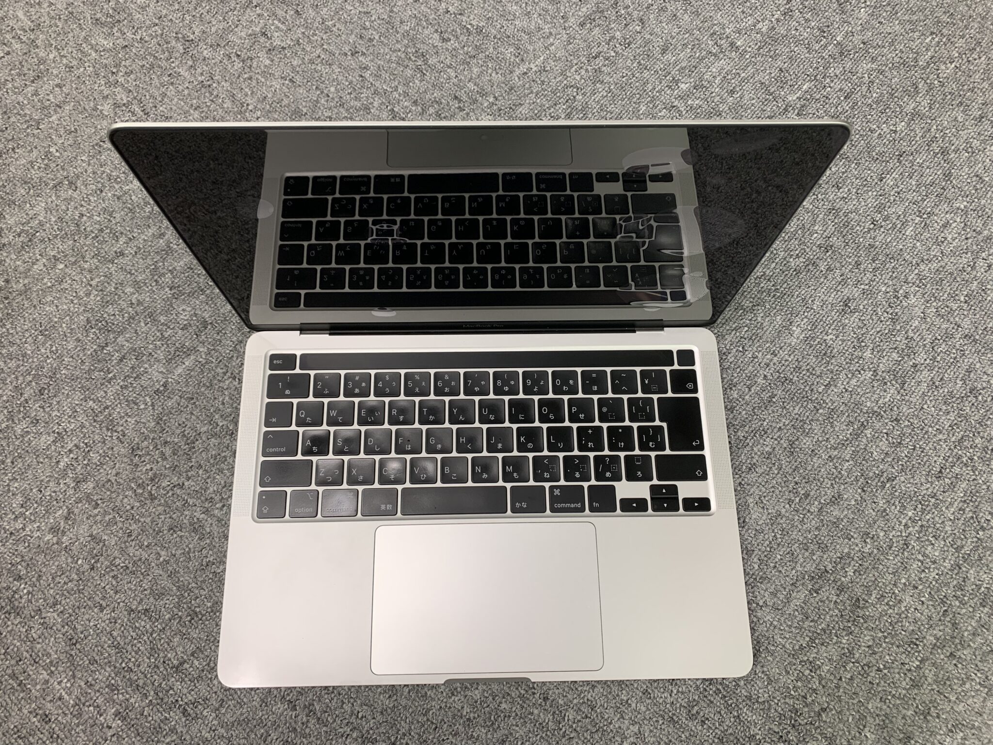 MacBook Pro 13 水没 お水をこぼした 電源つかない 水濡れ 画面真っ暗 故障 パソコン | Mac 買取